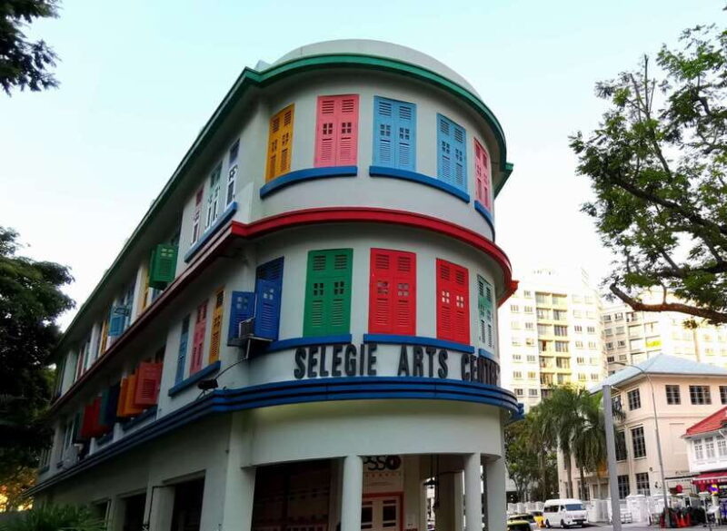 Secrets of Singapore Kick Scooter Tour with Dinner - Key Points