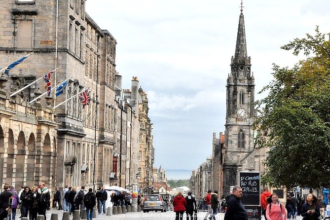 Secrets of the Royal Mile: Private 2.5-hour Walking Tour - What to Expect from the Experience