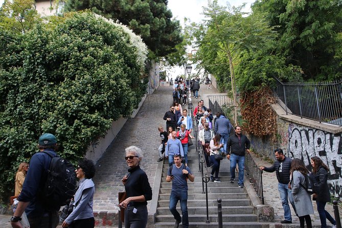 See 10+ Top Paris Sights Review - Exploring Montmartre and Sacré-Coeur Basilica