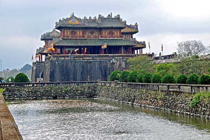 See Hues Top Attractions by Car with a Private (ES) Driver Only. - Why Choose a Private Car Tour in Hue?