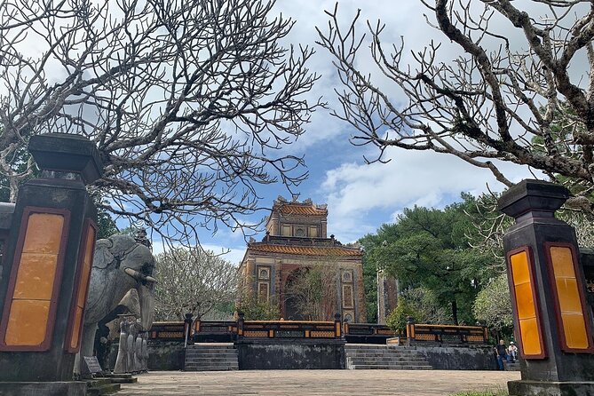 See Hues Top Attractions by Car with a Private (ES) Driver Only. - Who Will Love This Tour?