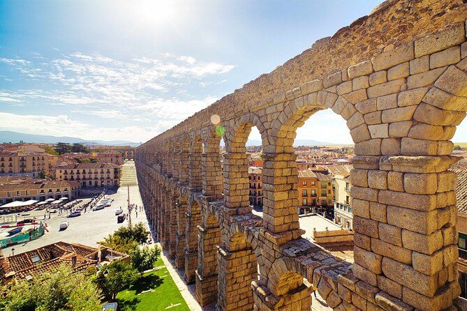 Segovia and Avila Day Trip From Madrid With Gourmet Lunch - Segovias Roman Aqueduct and Cathedral
