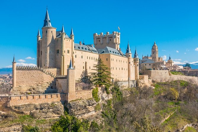Segovia and Avila Private Tour With Lunch and Hotel Pick up From Madrid - Segovia Walking Tour