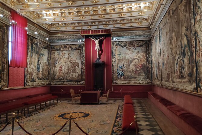 Segovia and Avila Private Tour With Lunch and Hotel Pick up From Madrid - Gastronomic Lunch Experience