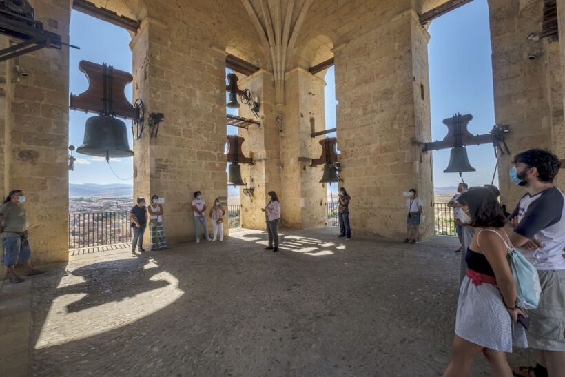 Segovia: Cathedral Tower Guided Tour - Key Points