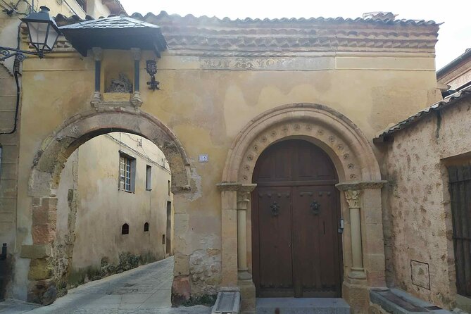 Segovia from the Aqueduct to the Alcazar: A Self-Guided Audio Tour - Who Will Appreciate This Tour Most?