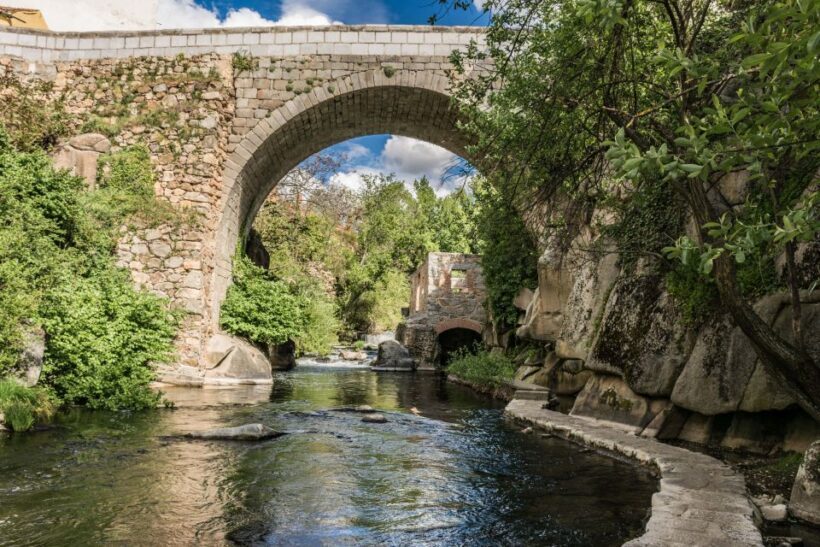 Segovia Guided Visit, Alcazar & Hiking with High Speed Train - Who Should Consider This Tour?