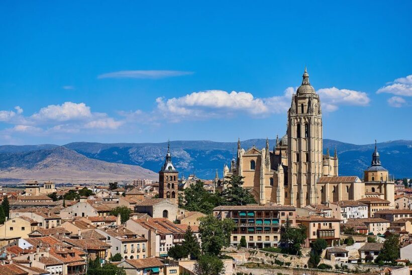 Segovia - Old Town tour including Castle visit - An Overview of the Segovia Old Town Tour