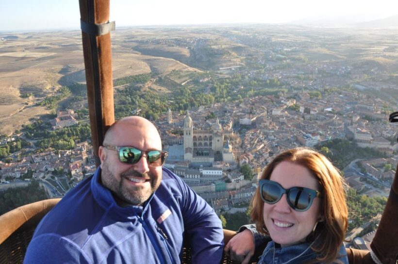 Segovia: Private Balloon Ride for 2 with Cava and Breakfast - The Experience in Detail