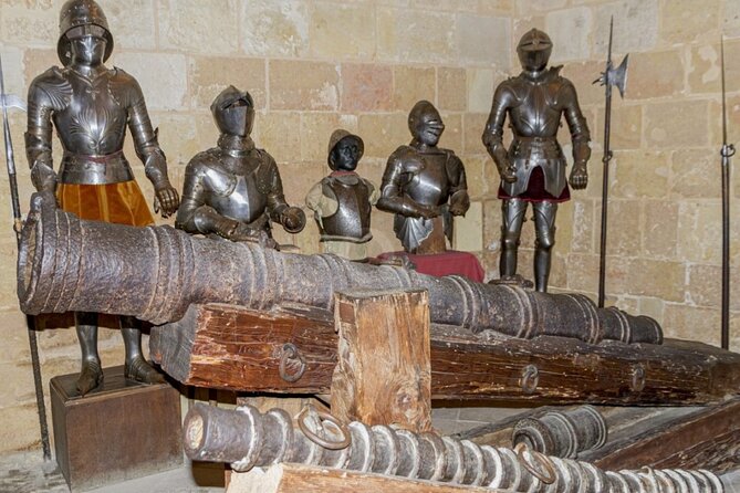 Segovia Tour With Guided Walking Tour Included - Meeting and Ending Points