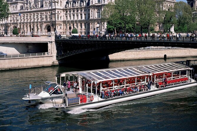 Seine River Cruise With Commentary 1 Hour - Customer Experiences and Feedback