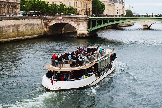 Seine River Cruise With Commentary 1 Hour - Frequently Asked Questions