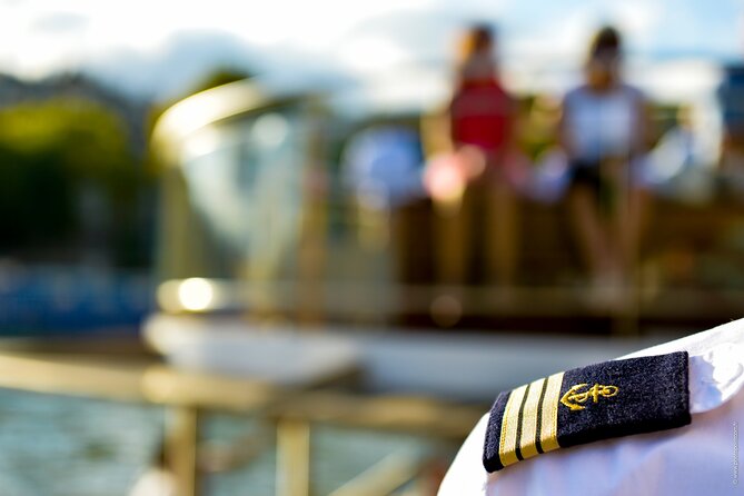 Seine River Guided Cruise With Kids by Vedettes De Paris - Suitability for Families