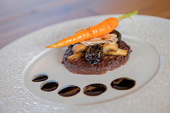 Seine River Sightseeing Cruise and Dinner at Le Bistro Parisien - Accessibility Features