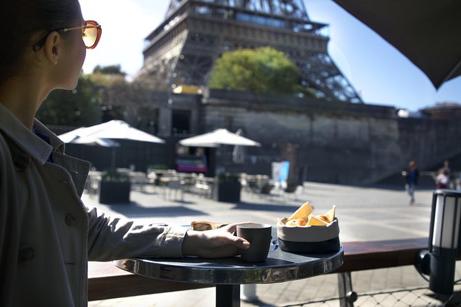 Seine River Sightseeing Cruise and Lunch at Le Bistro Parisien - Inclusions and Amenities