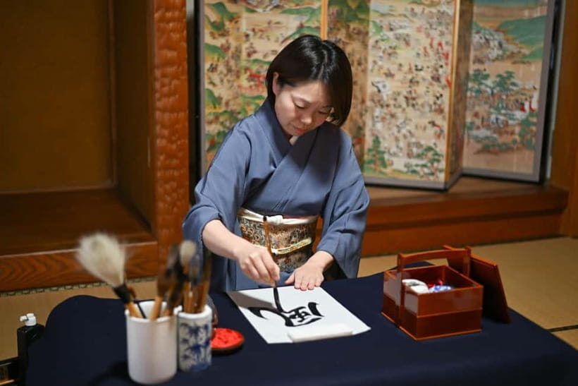 Sekigahara: Calligraphy Workshop with Uchiwa or Sensu - Key Points