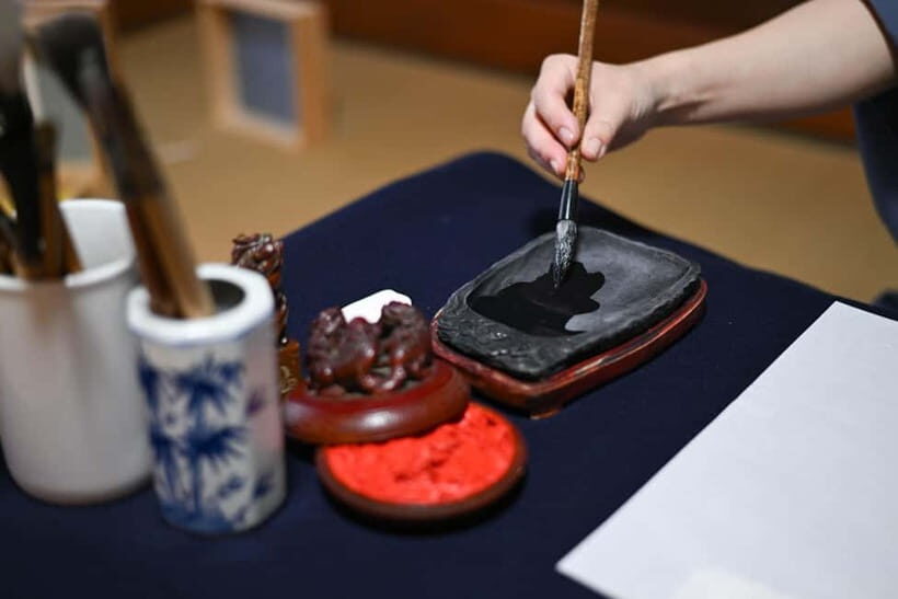 Sekigahara: Calligraphy Workshop with Uchiwa or Sensu - Creating Your Unique Fan
