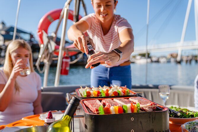 Self-Drive BBQ Boat Hire Mandurah - Group of 7 - 10 people - Exploring Mandurah by Water: What to Expect