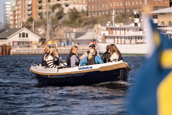 Self Drive Electric Boat in the Canals - Exploring the Canals of Gothenburg
