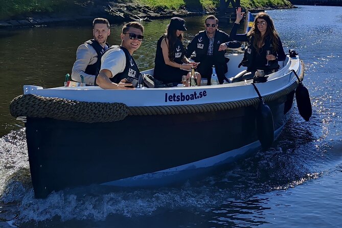 Self Drive Electric Boat in the Canals - Sustainability and Environmental Impact
