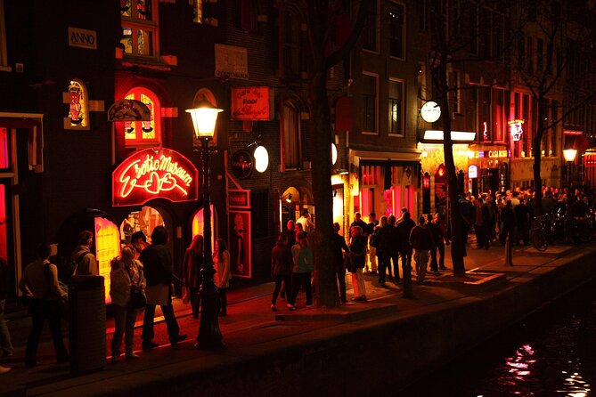 Self-Guided Audio Tour of The Red Light District - A Deep Dive into the Experience