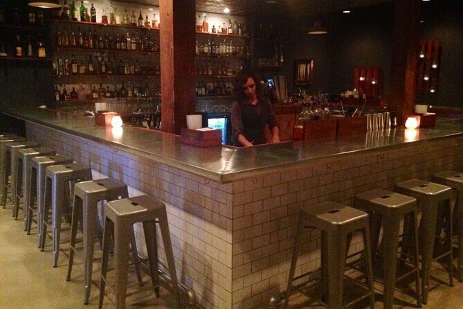 Self-Guided Bar Hunt: Jammin' Jacksonville - The Experience and User Perspective
