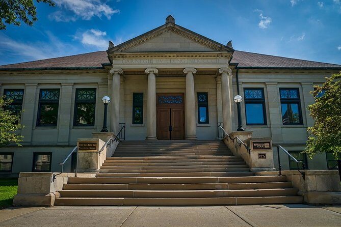 Self-Guided Green Bay Scavenger Hunt: Victory In Titletown - The Challenges and Landmarks