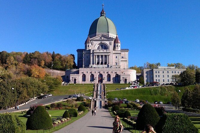 Self-Guided Montreal Scavenger Hunt: Montreal's Cultural Wonders - An In-Depth Look at the Montreal Scavenger Hunt
