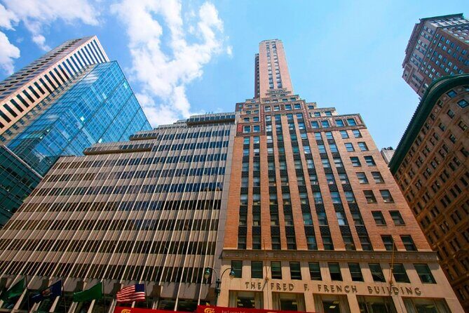 Self-Guided New York Scavenger Hunt: New York's Razzle Dazzle - The Experience in Action