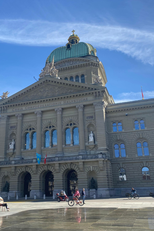 Self-Guided Reading City Tour in Bern - Experiencing the Federal Palace