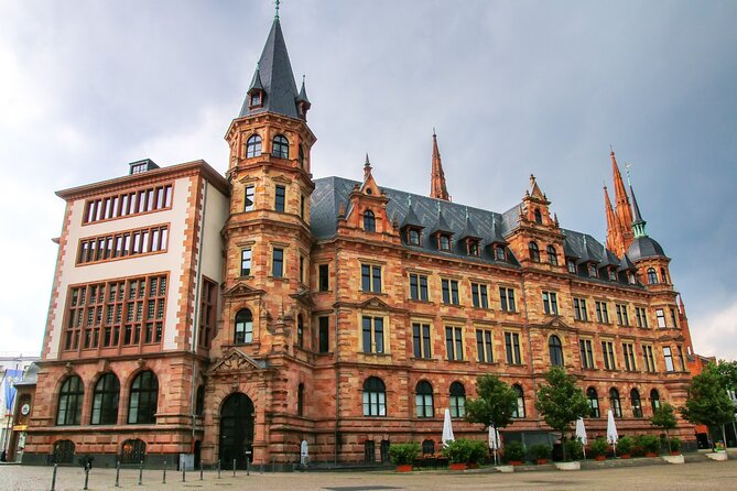 Self-guided scavenger hunt and city game in Wiesbaden - FAQ