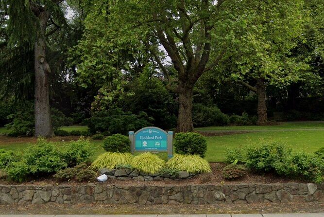 Self-Guided Scavenger Hunt: Beautiful Views of Bellevue - Who Will Love This?