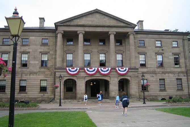 Self-Guided Scavenger Hunt: Birthplace of Confederation - A Fresh Way to Discover Charlottetown: Self-Guided Scavenger Hunt