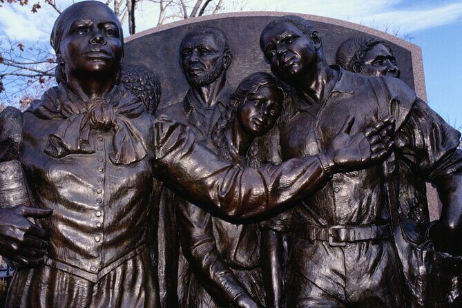 Self-Guided Scavenger Hunt: Boston Back Bay & Beyond - An In-Depth Look at the Boston Back Bay & Beyond Scavenger Hunt