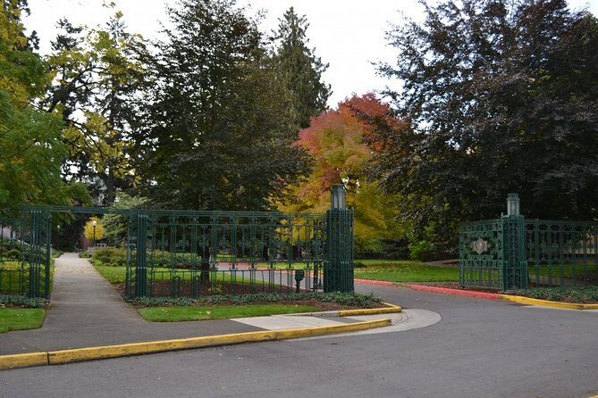 Self-Guided Scavenger Hunt: Eugene Waddle Around Campus - Key Points