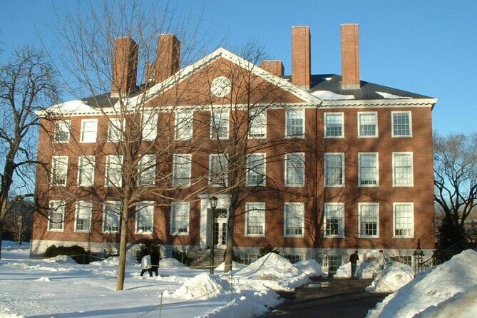 Self-Guided Scavenger Hunt: Historic Harvard Hunt - Key Points
