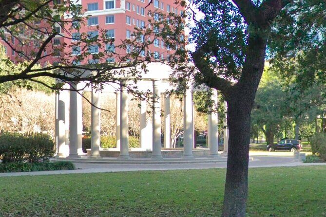 Self-Guided Scavenger Hunt: Houston's Museum District - What is this tour really about?