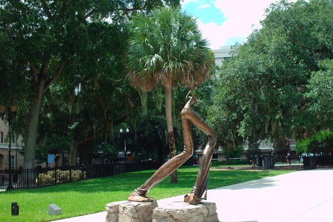 Self-Guided Scavenger Hunt: Lake Eola's Art Scene & Scenery - Who Should Consider This?