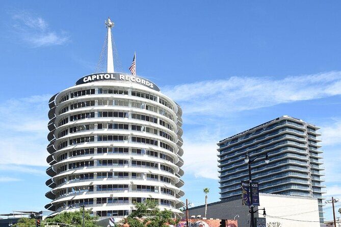 Self Guided Scavenger Hunt: Tinseltown's Biggest Stars - Key Points