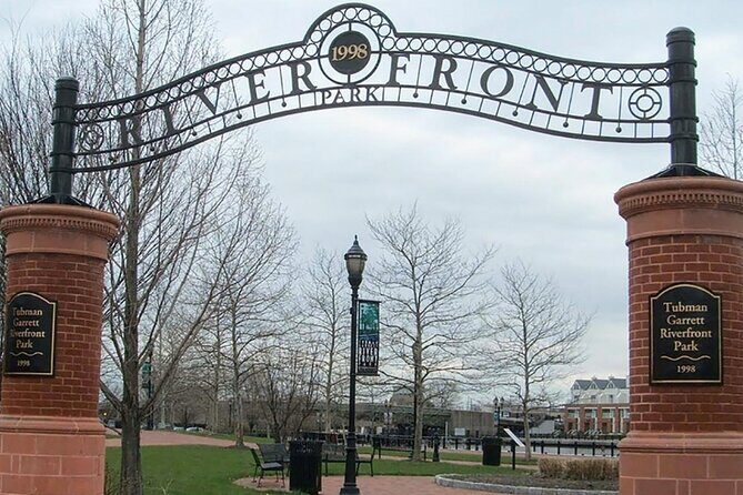 Self-Guided Wilmington Scavenger Hunt: Welcoming Wilmington - Exploring Wilmington Through a Self-Guided Challenge