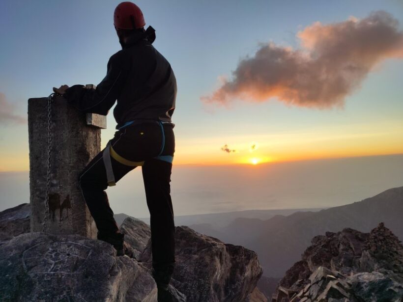 SEMI-GUIDED HIKE TO OLYMPUS SUMMIT - FAQs About the Olympus Semi-Guided Hike