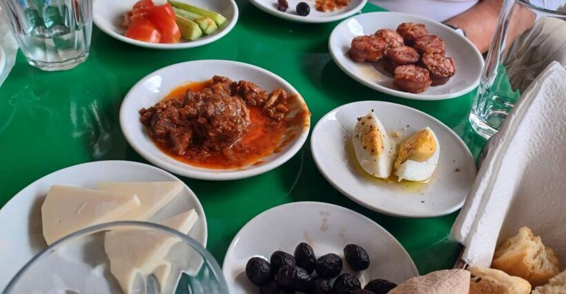 Semi Private Food & City Tour in Heraklion with Pastry Mesum - A Deep Dive into the Experience