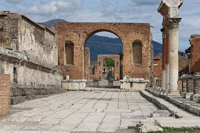 Semi private half day in Pompeii from Rome extraordinary afternoon opening - FAQs