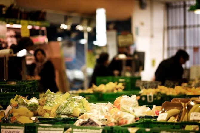 Semi-Private Meatpacking District, Chelsea Market, and High Line Walking Tour - Discovering Chelsea Market