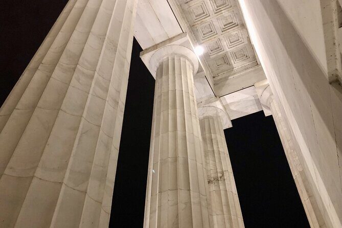 Semi Private Monument Night Tour - Key Points