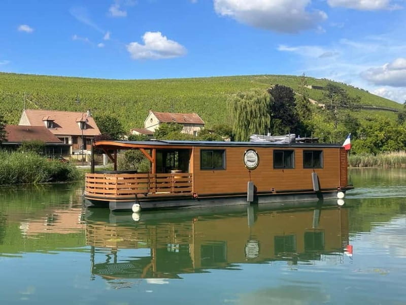 Semi Private Solar Boat Cruise in Champagne - Who Will Love This Tour?