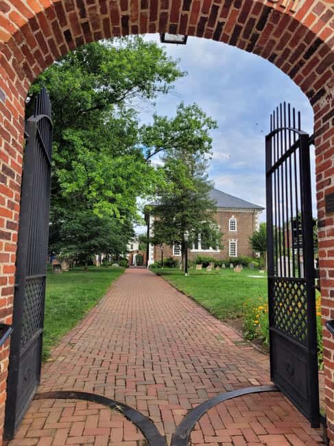 Semi-Private Walking Tour Old Town Alexandria & Carlyle - Final Thoughts