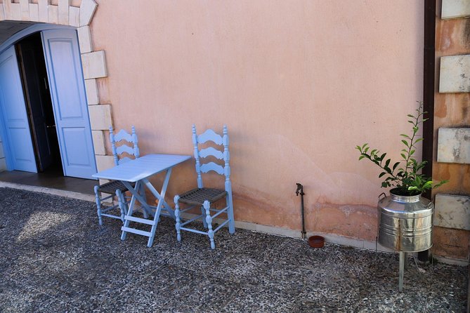 Semi Private Wine, Olive Oil, and Terroir Tour of Heraklion Area With Tastings - Lunch at a Mezze Restaurant