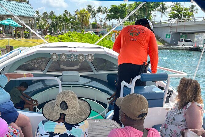 Semi Submersive Glass Bottom Boat Eco Tour in Paradise Island Bahamas - FAQs