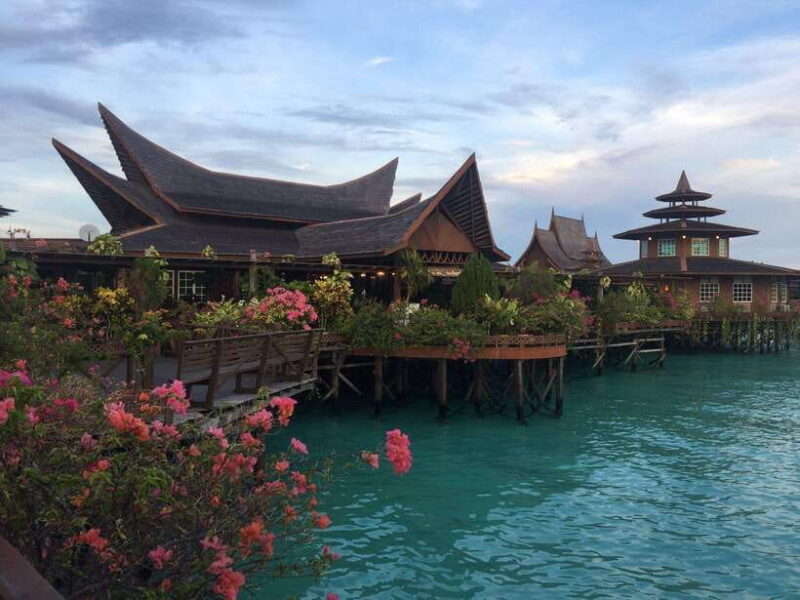 Semporna: Mabul and Kapalai Trip in Snorkel or Dive & Lunch - What Makes This Tour Stand Out